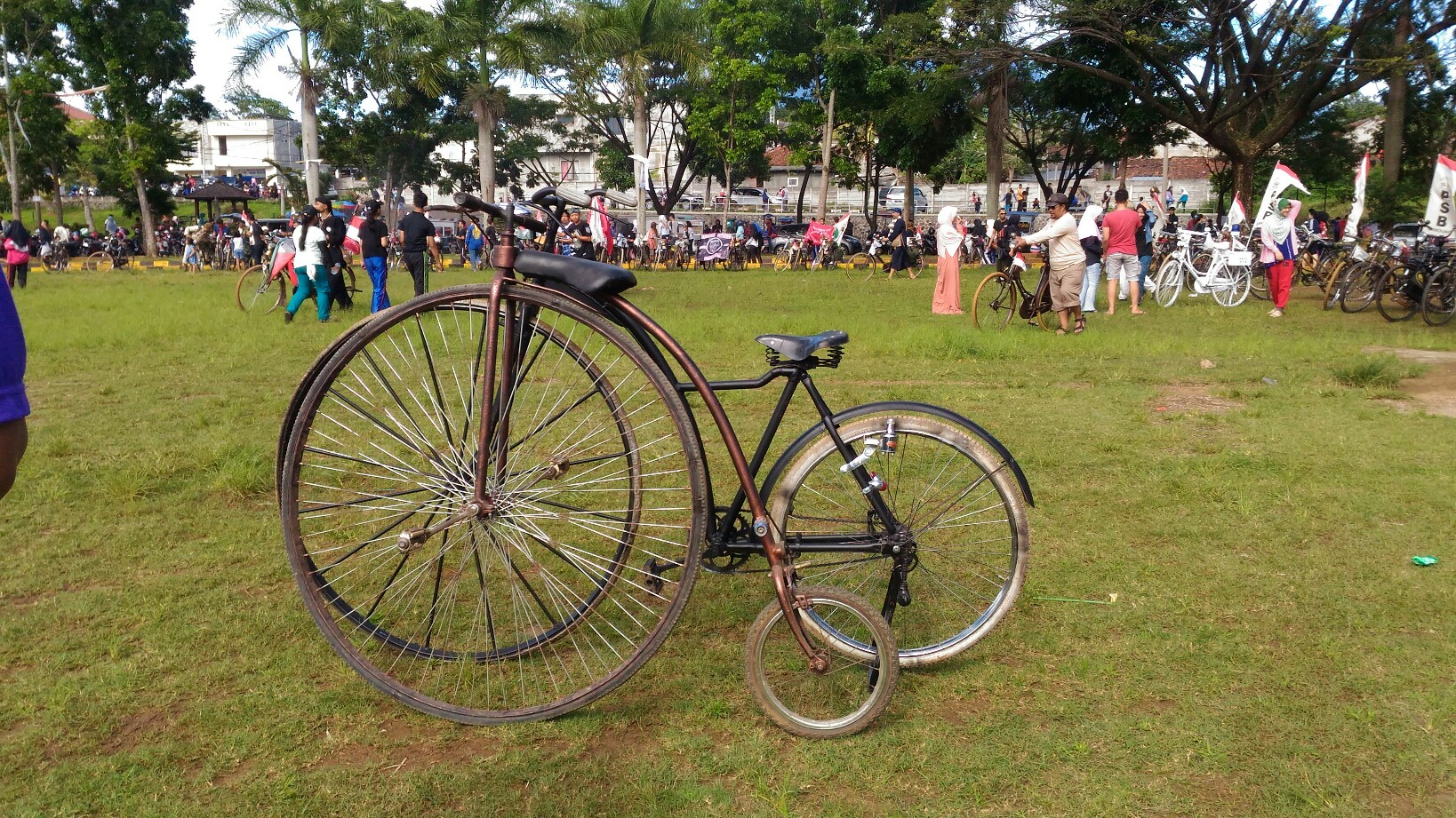 Sepeda Ontel di Cianjur – Travel Eat Read Write